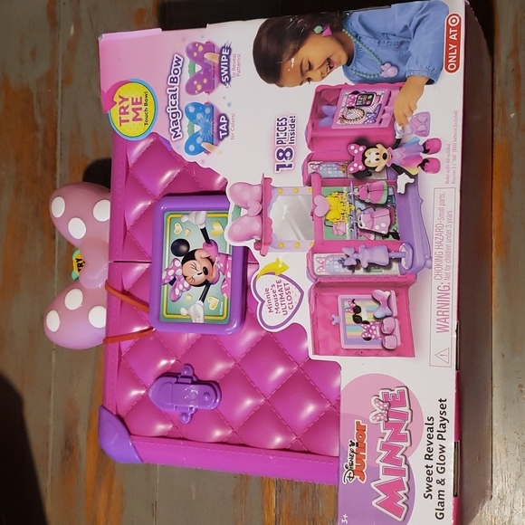 Disney | Toys | Disney Junior Minnie Sweet Reveals Glam Glow Playset ...